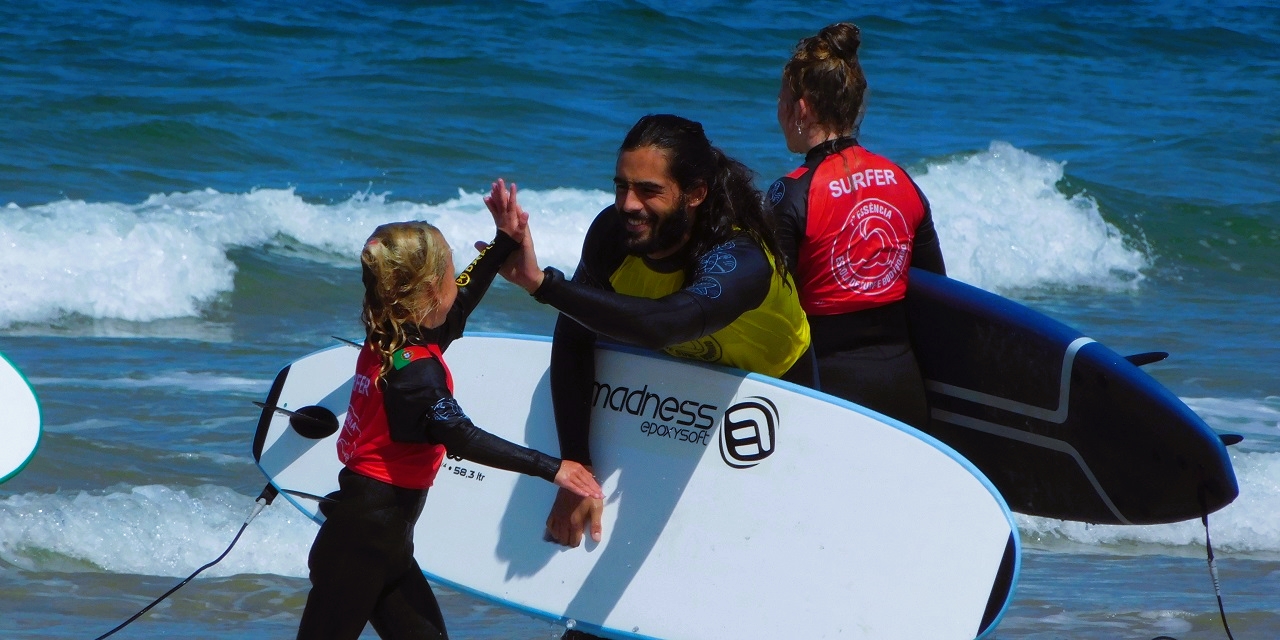 Kids Surfing Program - Escola de Surf - 7ª Essência